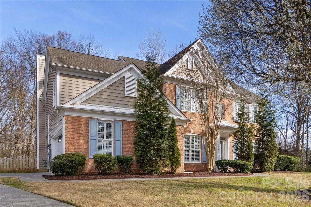 Home for sale at 11143 Knight Castle Drive20, Charlotte, NC — photo 1 of 48