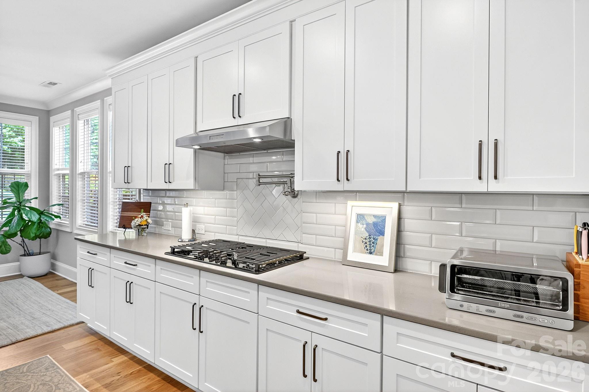 Photo 8 of 7005 Providence Lane W, Charlotte, NC