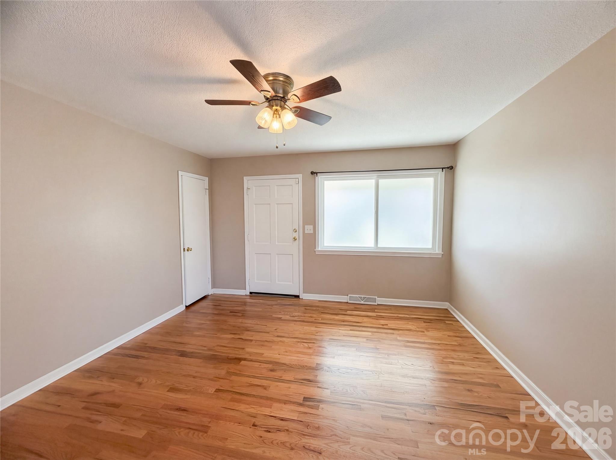 290 Salem Avenue, Dallas, NC - photo 3 of 18