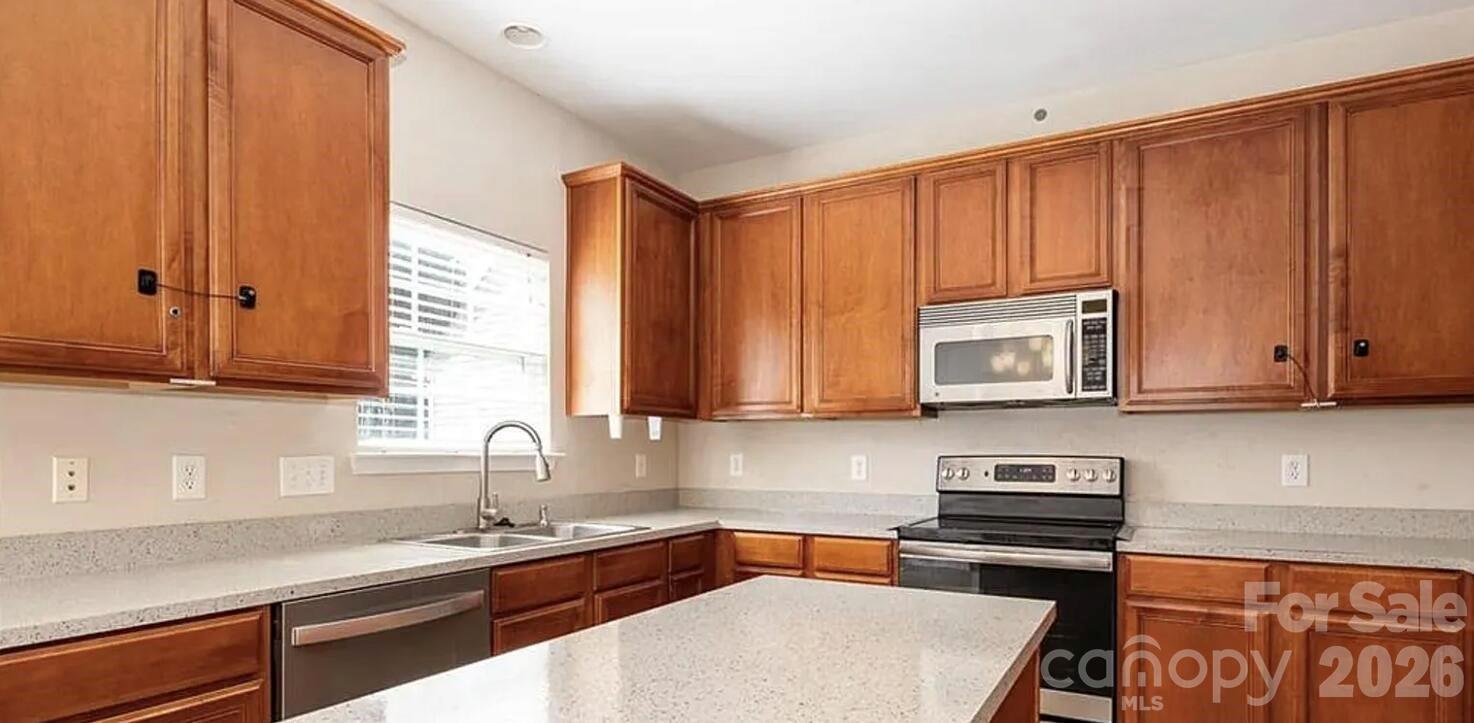 Photo 6 of 1212 Oakdale Commons Court, Charlotte, NC