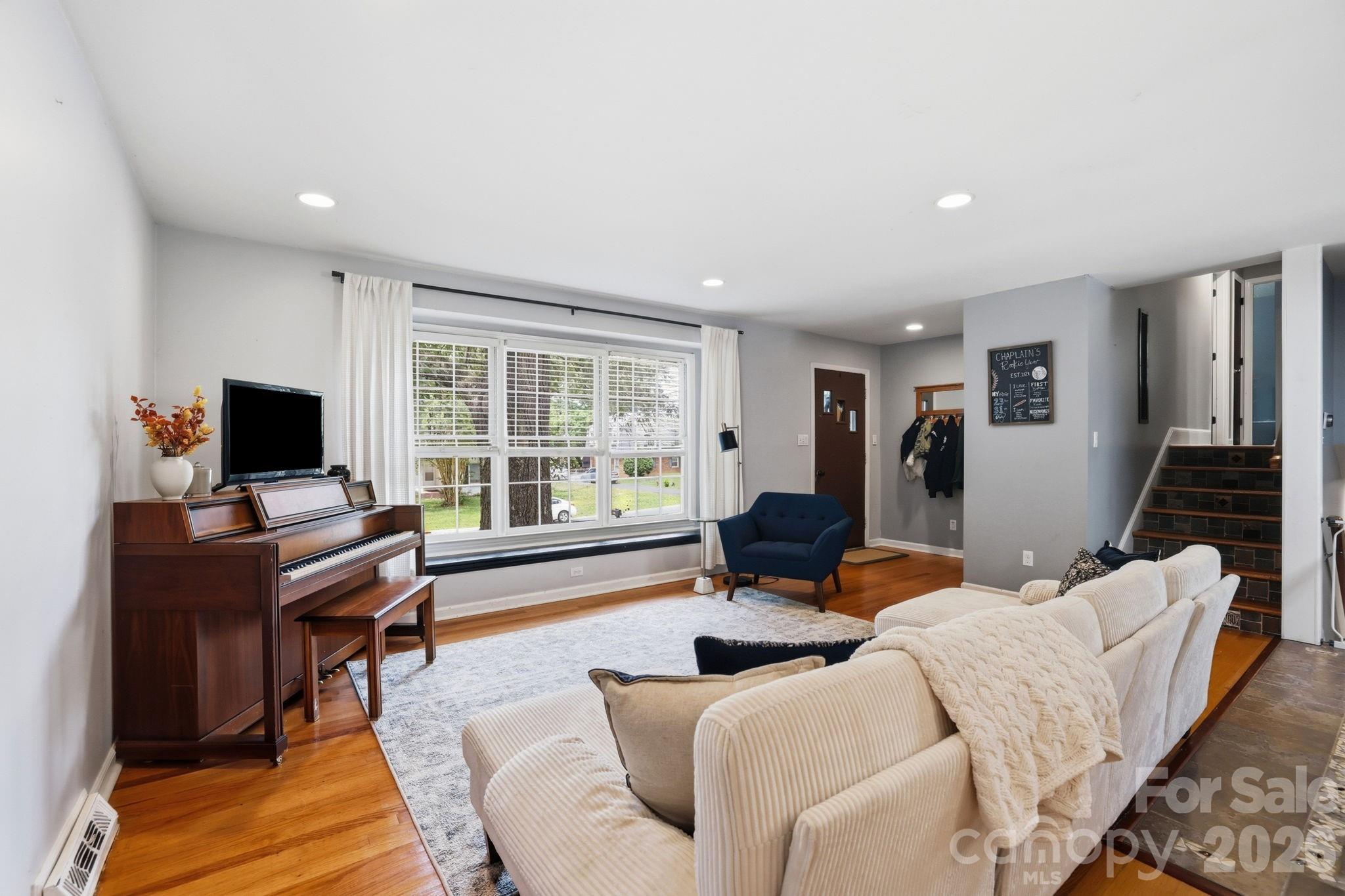 Photo 2 of 7419 Meadowdale Lane, Charlotte, NC