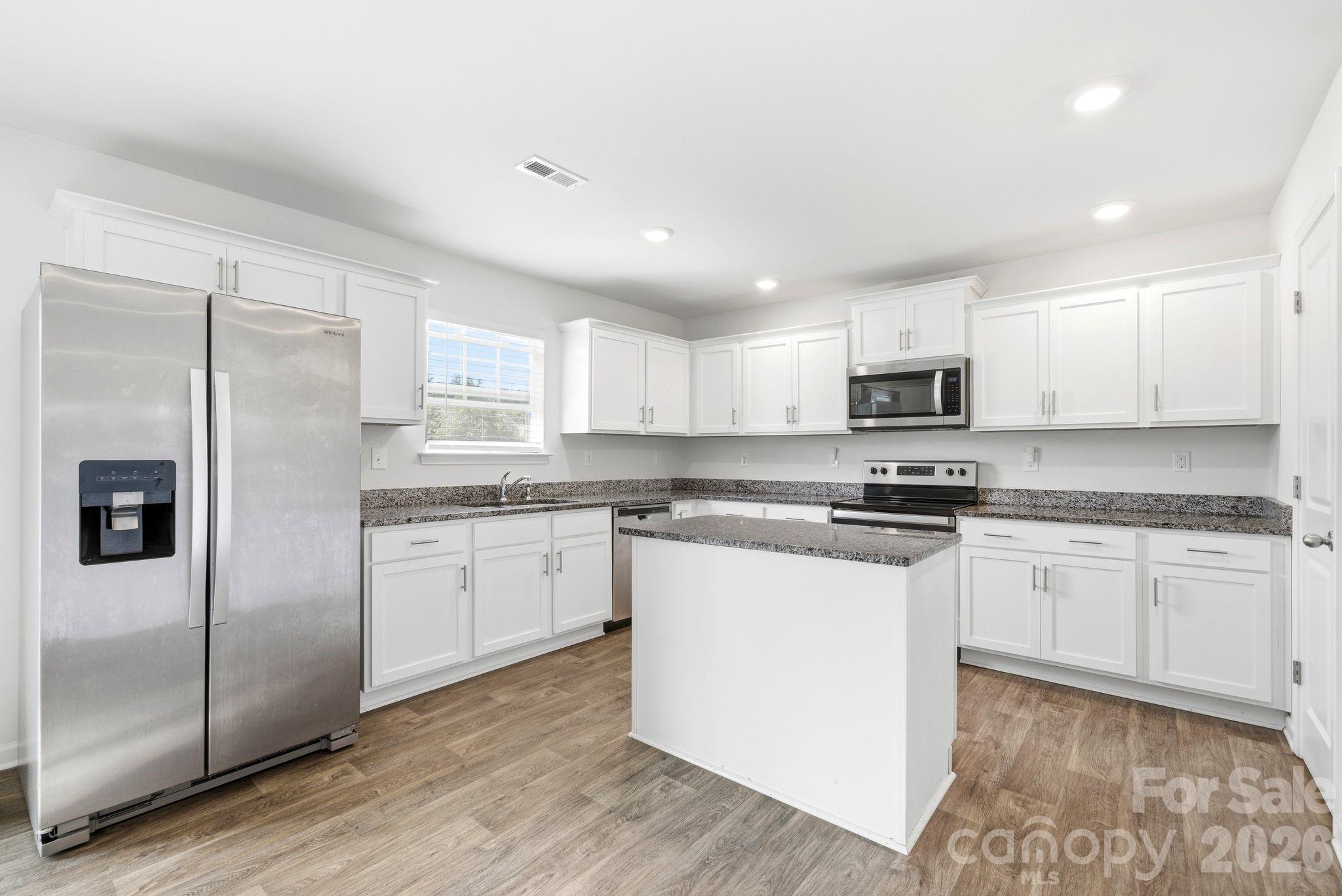 3157 Green Apple Drive, Dallas, NC - photo 8 of 34