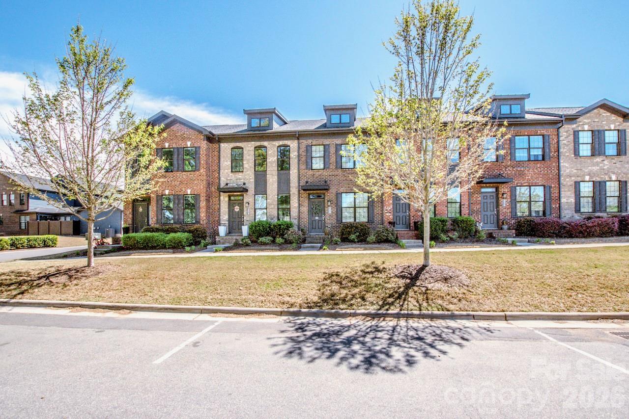 308 Linestowe Drive, Belmont, NC - photo 2 of 40