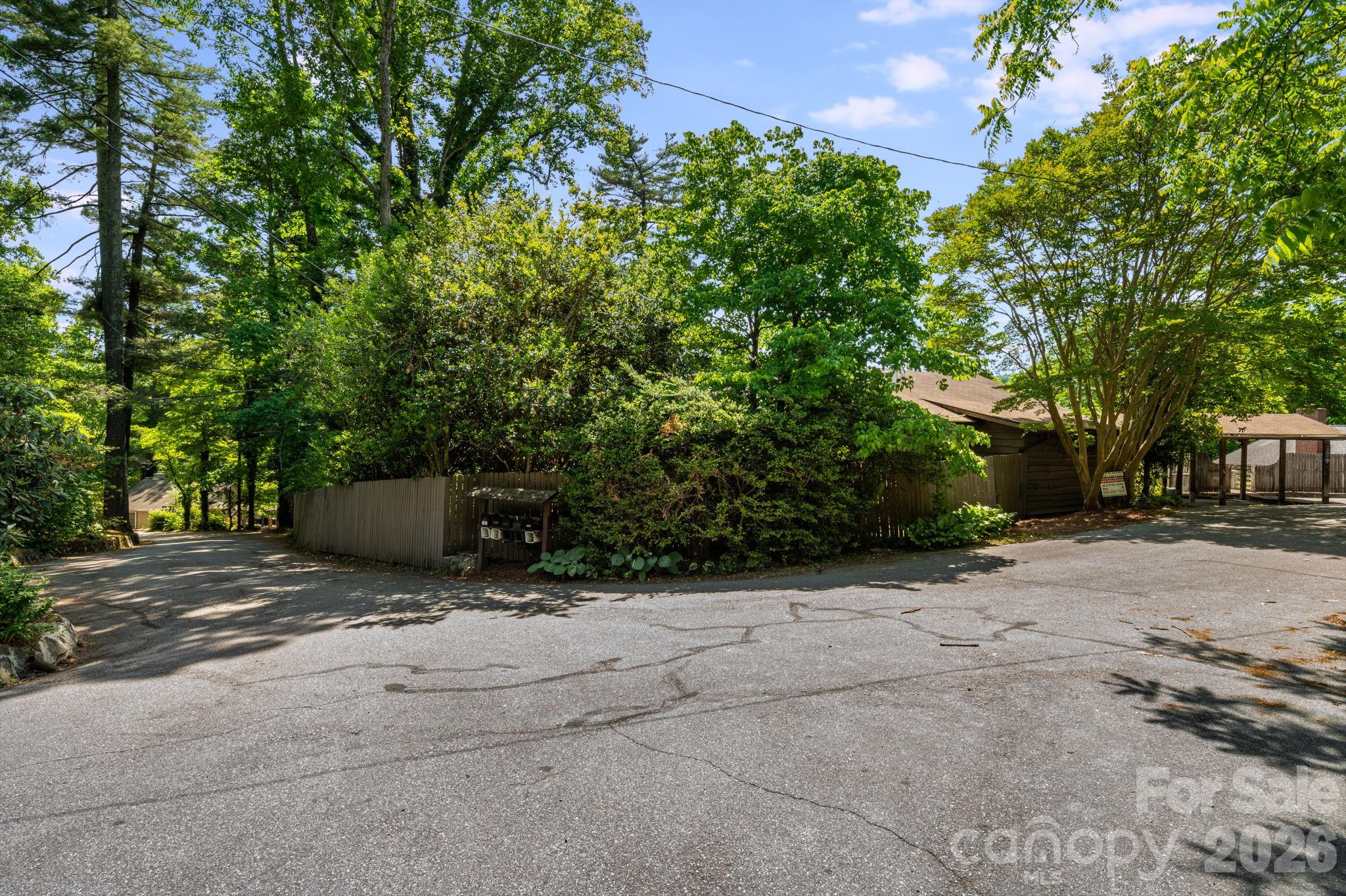 Photo 3 of 121 Ohara Circle, Hendersonville, NC