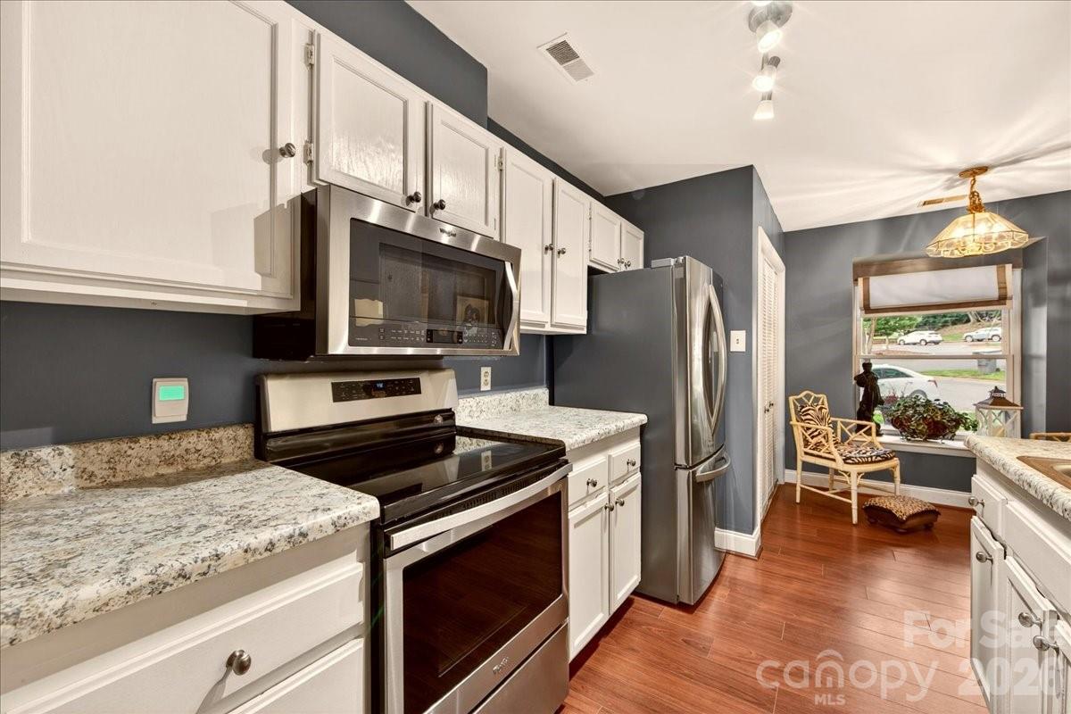 Photo 13 of 830 Sardis Cove Drive, Charlotte, NC