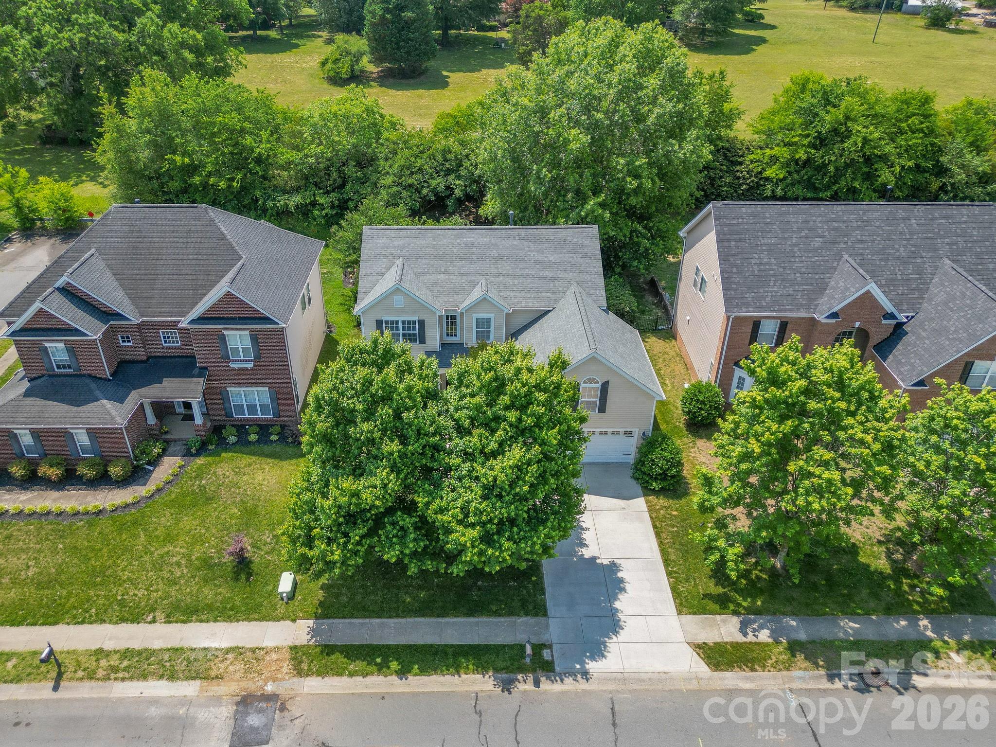 10507 Bere Island Drive, Charlotte, NC - photo 3 of 43