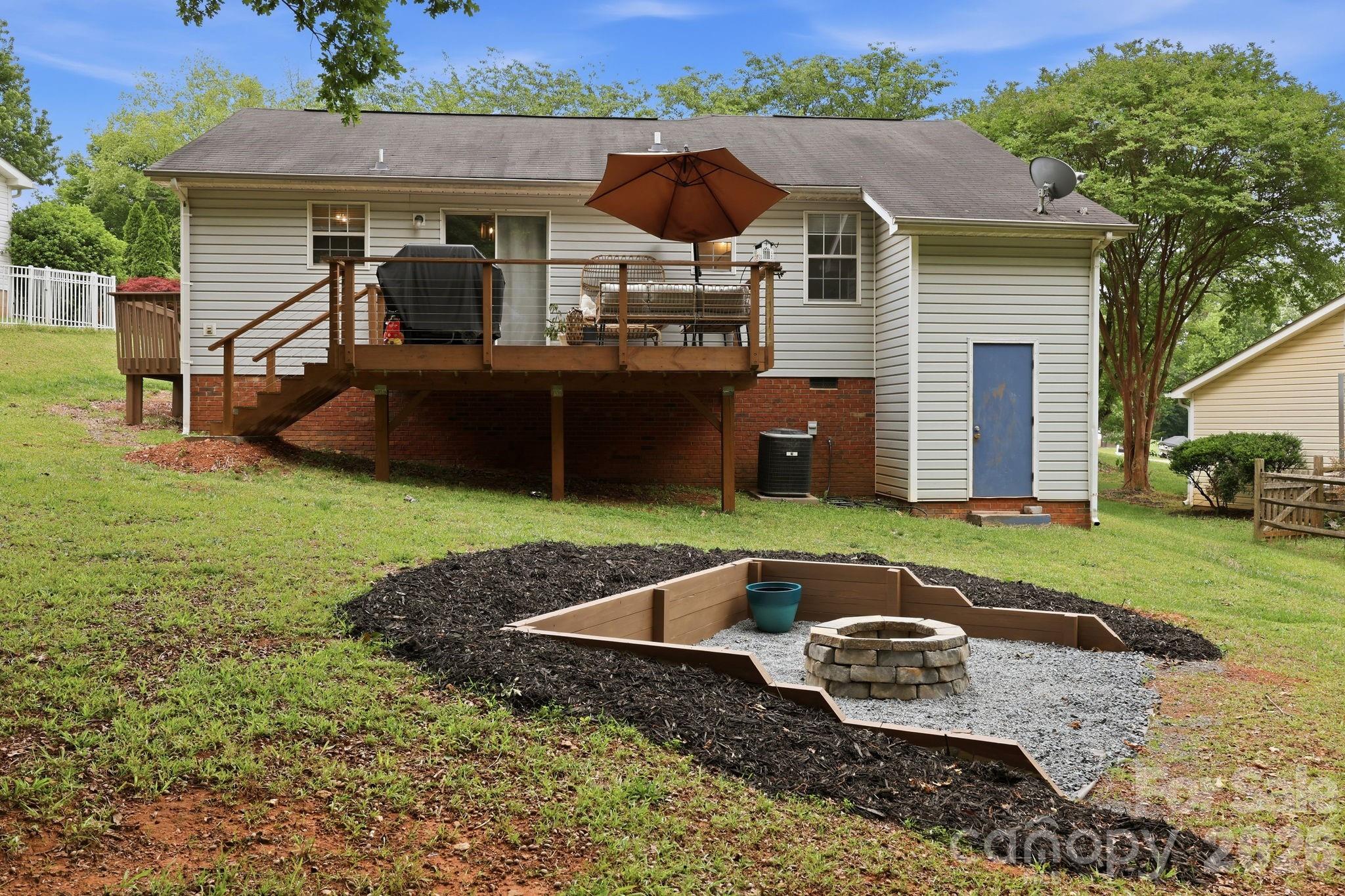 Photo 23 of 1221 Capps Hollow Drive, Charlotte, NC
