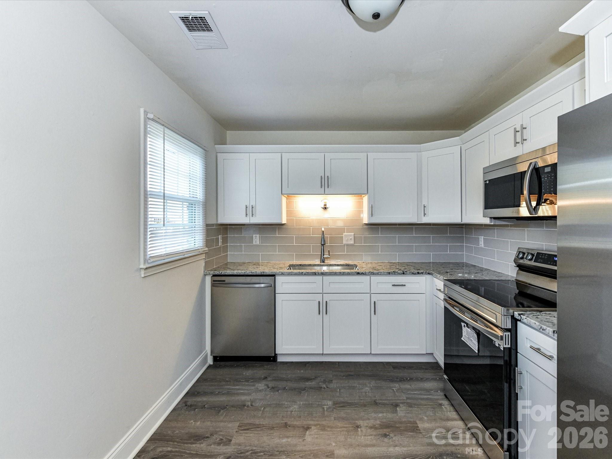 Photo 17 of 8322 Knights Bridge Road, Charlotte, NC