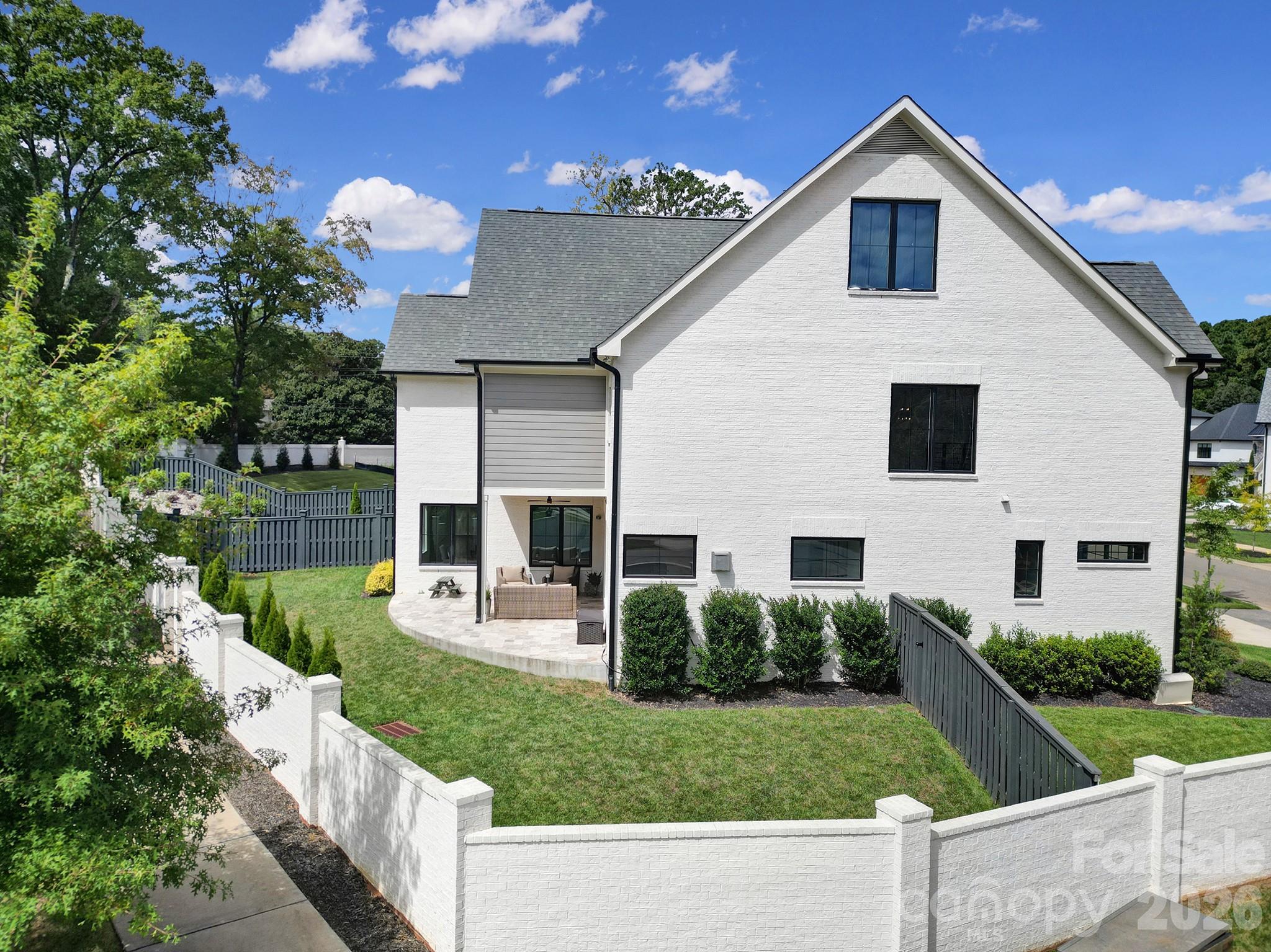 Photo 30 of 911 Laurel Creek Lane, Charlotte, NC
