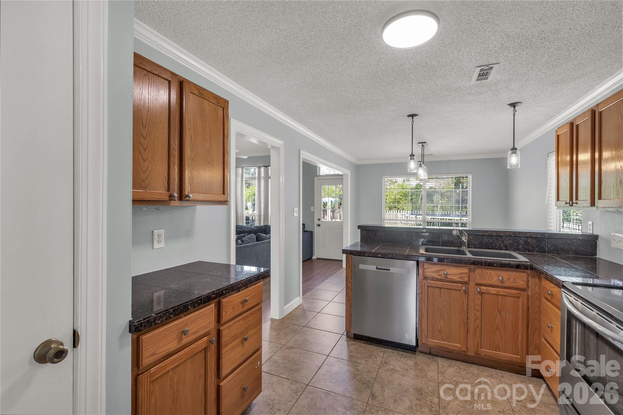 Photo 17 of 13213 Lampmeade Lane, Charlotte, NC