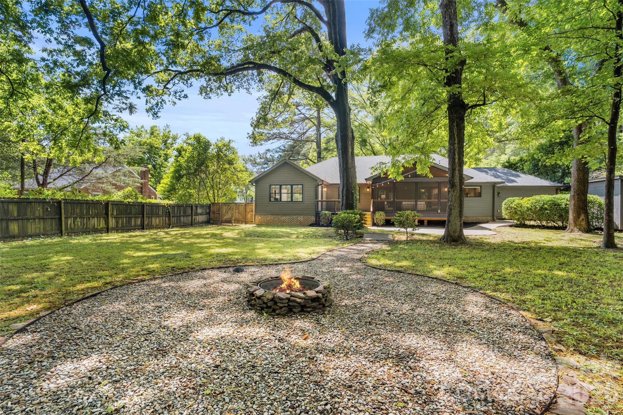 Photo 47 of 1542 Carolyn Drive, Charlotte, NC