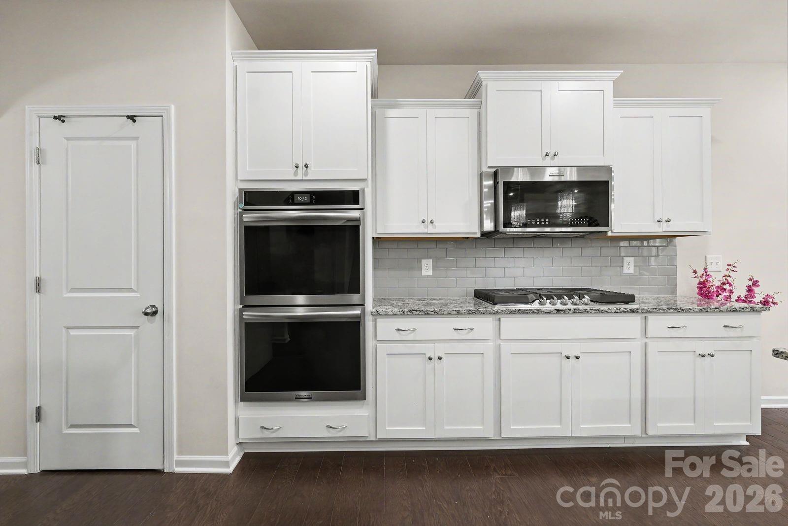 1031 Lookout Shoals Drive, Fort Mill, SC - photo 4 of 49