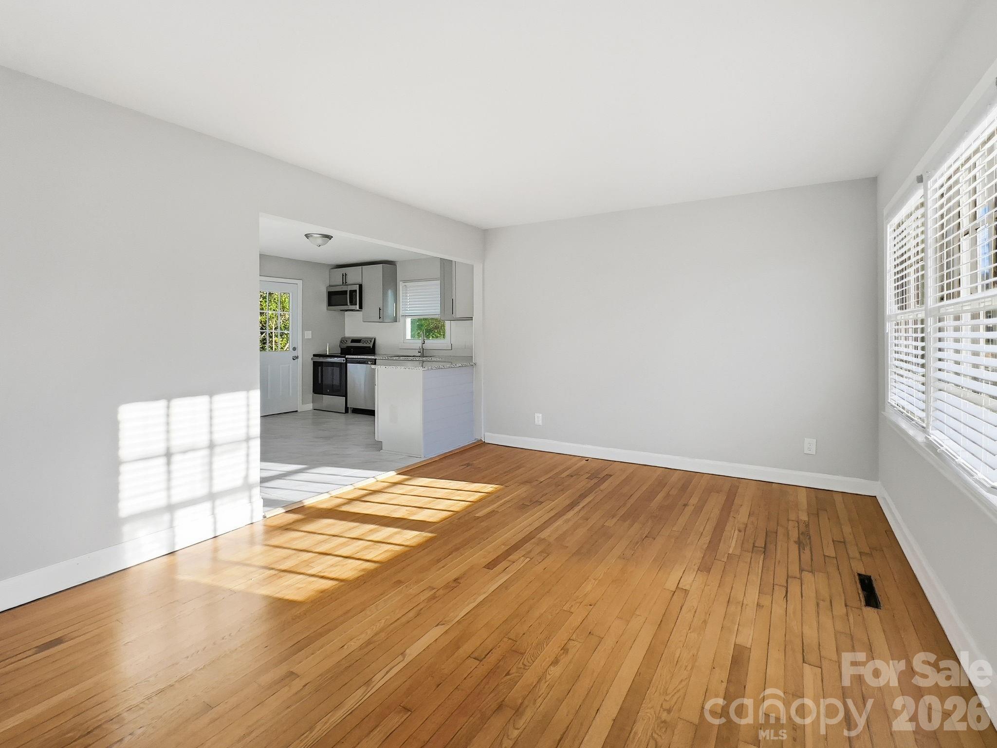 1420 Rollingwood Drive, Charlotte, NC - photo 3 of 28
