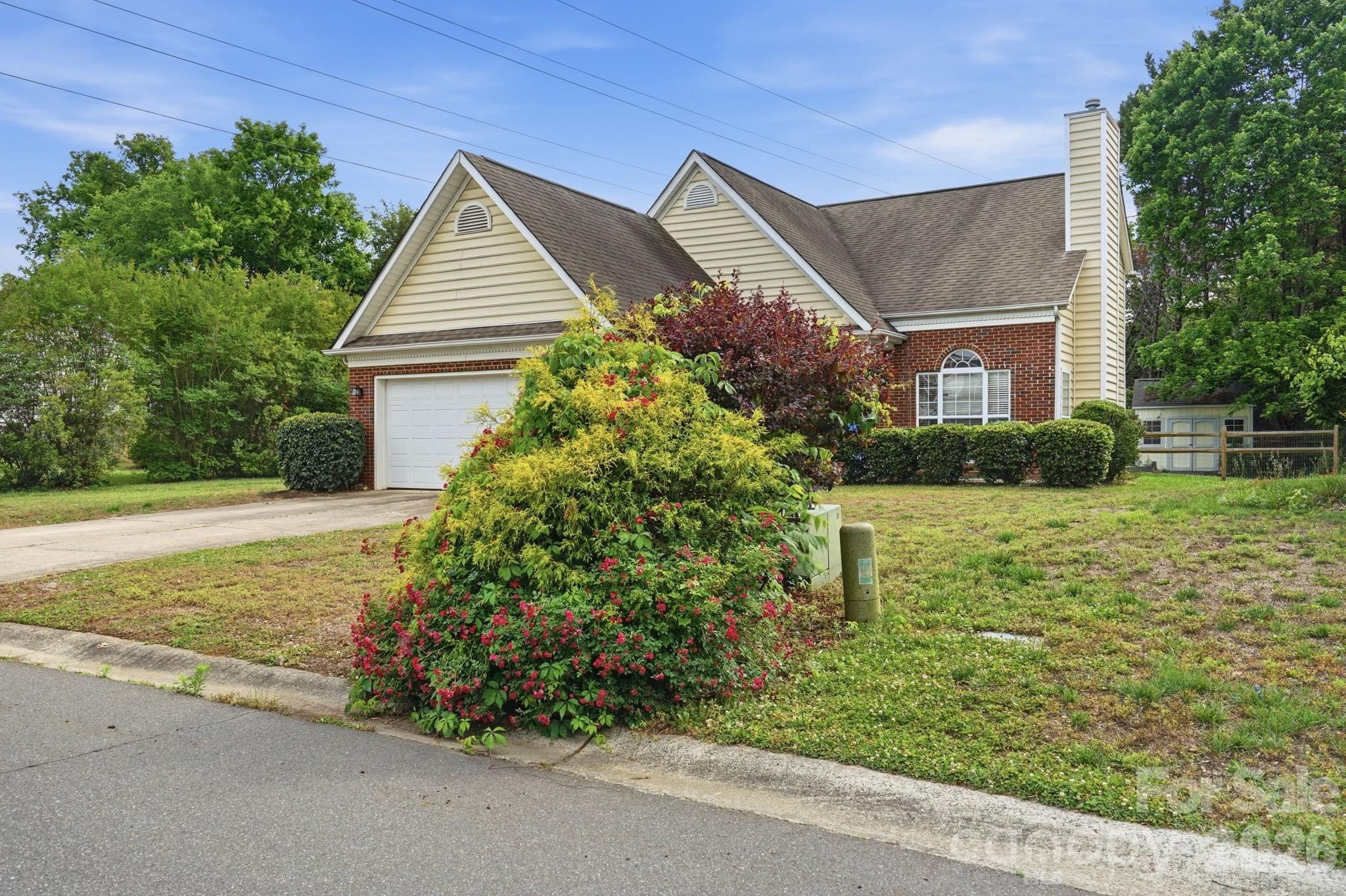 Photo 3 of 6914 Weirton Place, Charlotte, NC