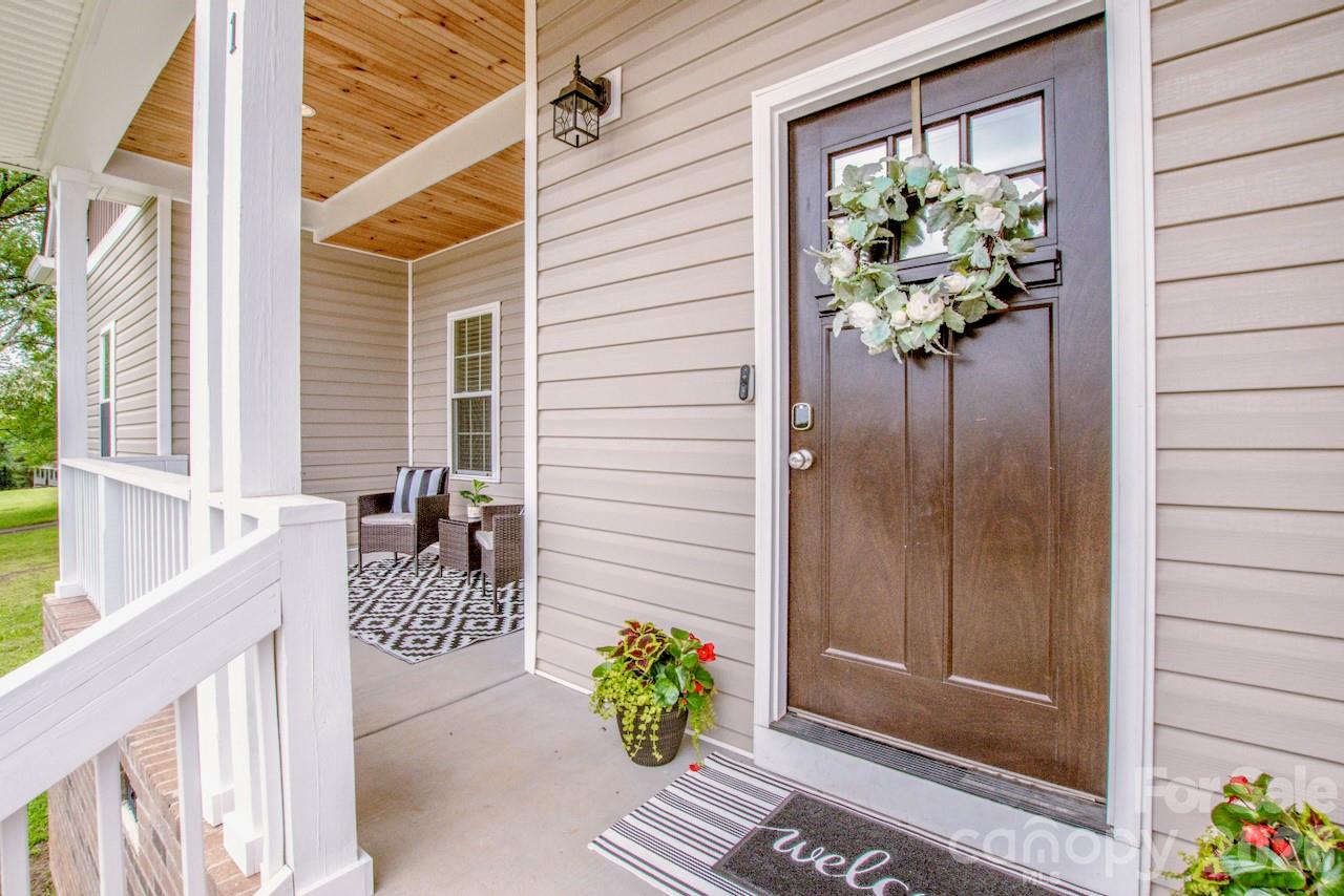 Photo 6 of 3211 Oakdale Road, Charlotte, NC