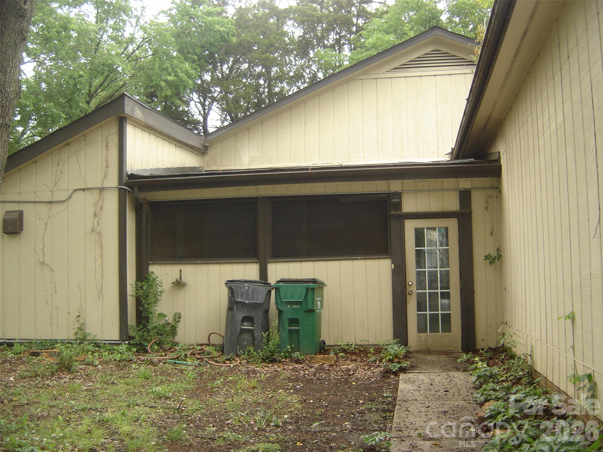 11832 Moonridge Drive, Charlotte, NC - photo 3 of 32