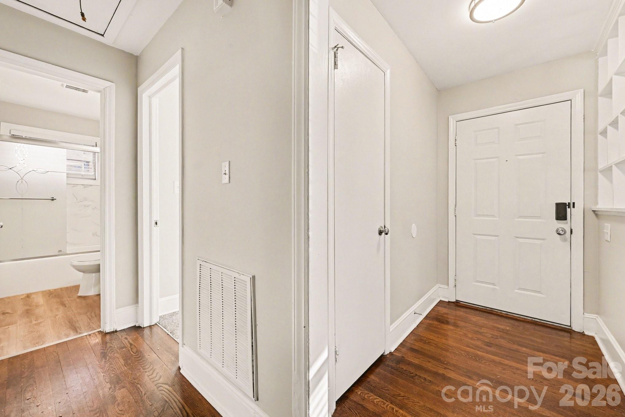 Photo 11 of 4726 Holbrook Drive, Charlotte, NC