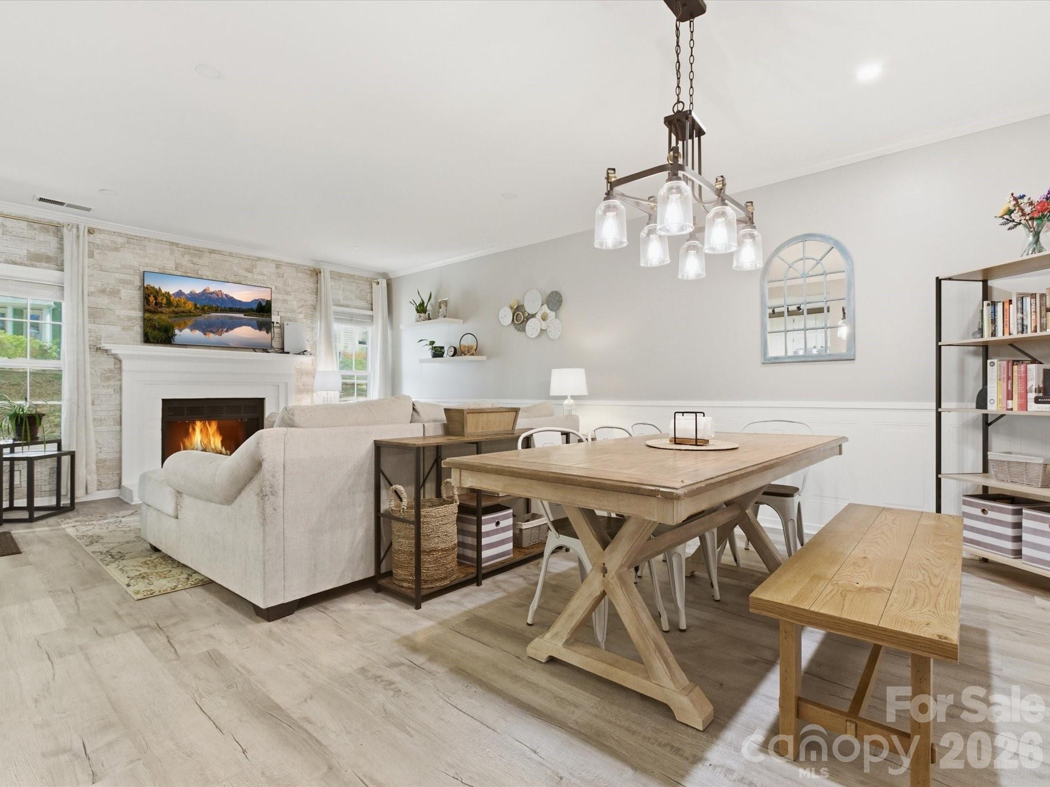 Home for sale at 3304 Selwyn Farms Lane3, Charlotte, NC — photo 1 of 23