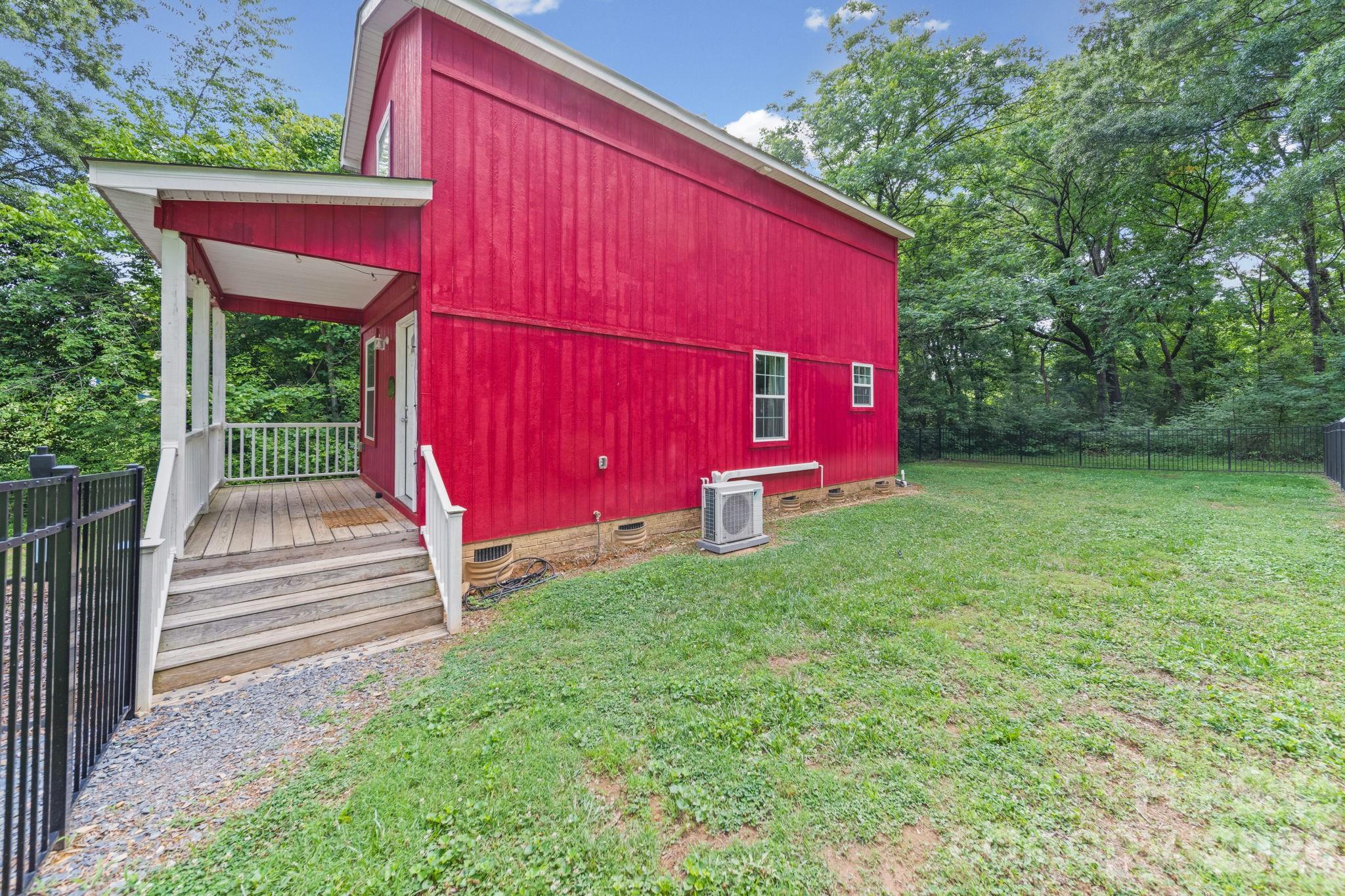 Home for sale at 308 E 10th Street, Oakboro, NC — photo 7 of 32