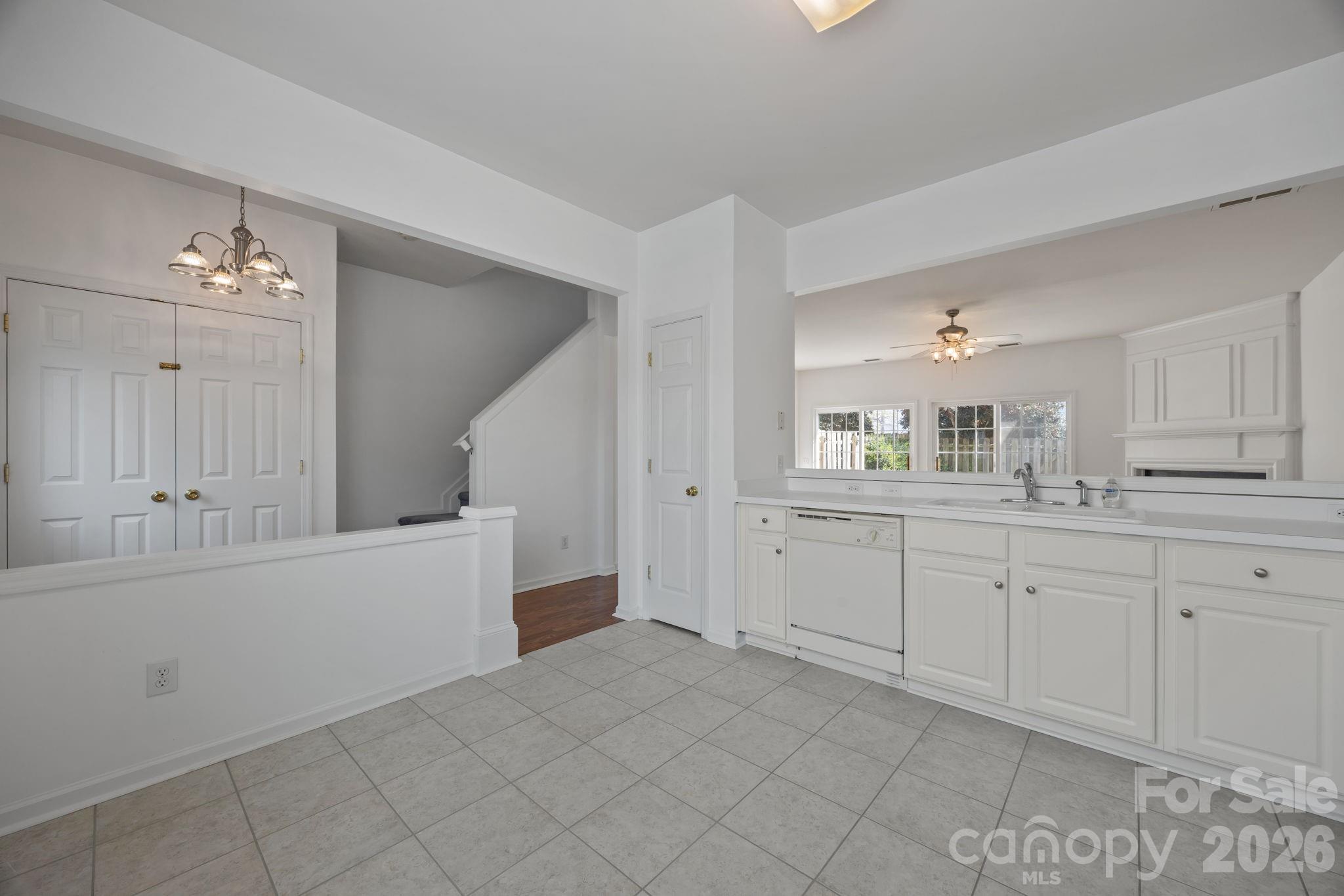 Photo 10 of 3228 Mannington Drive, Charlotte, NC