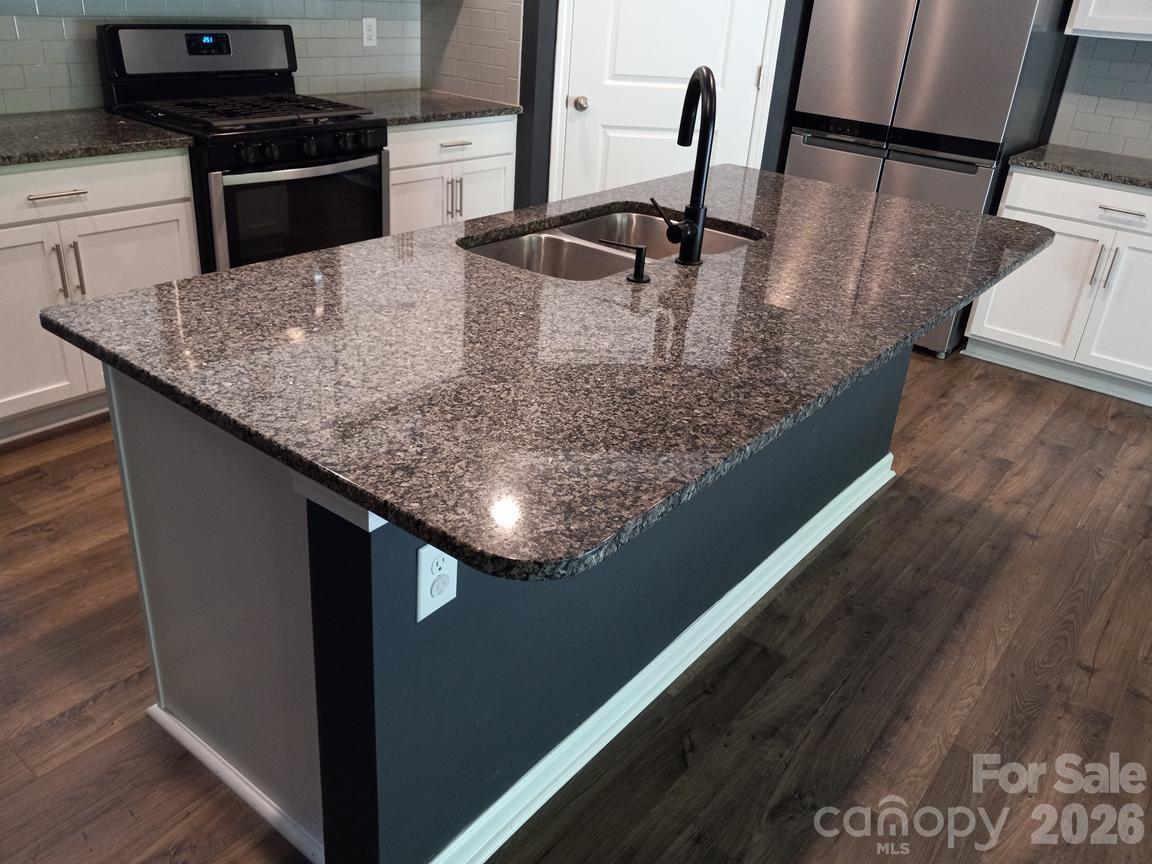 Photo 9 of 5108 Briscoe Drive, Charlotte, NC