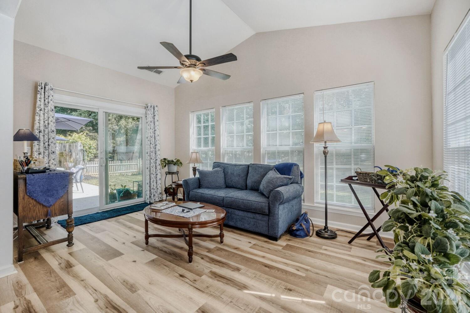 Photo 13 of 11718 Planters Estates Drive, Charlotte, NC