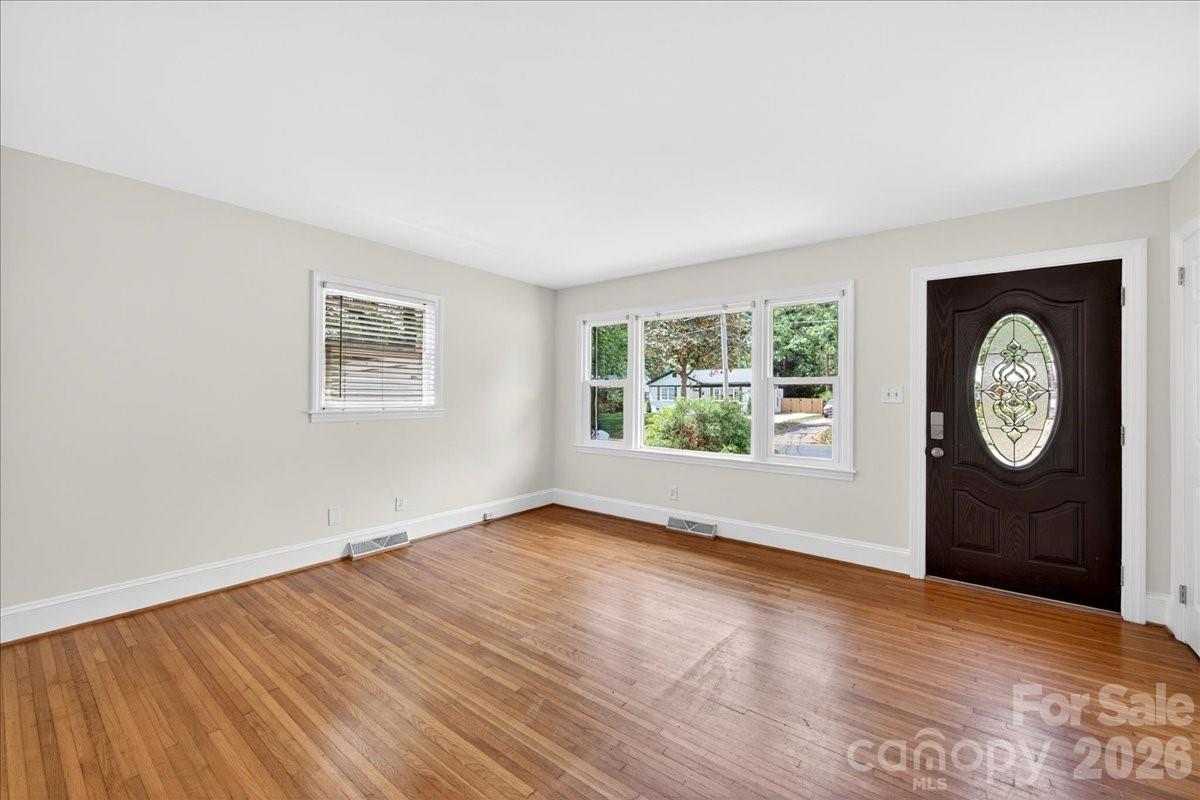 Photo 4 of 5413 Gwynne Avenue, Charlotte, NC