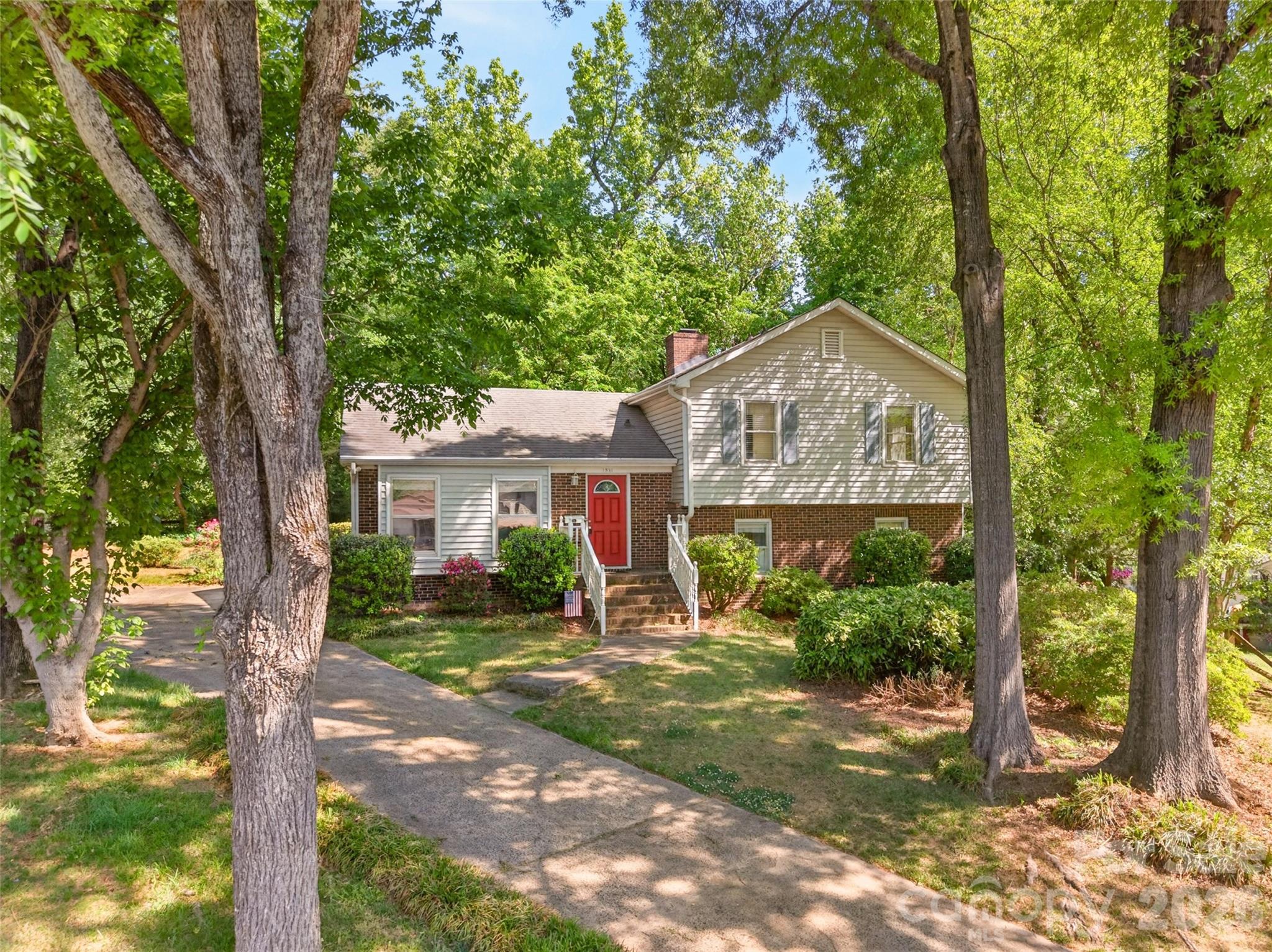 Photo 2 of 1511 Ormsby Court, Charlotte, NC