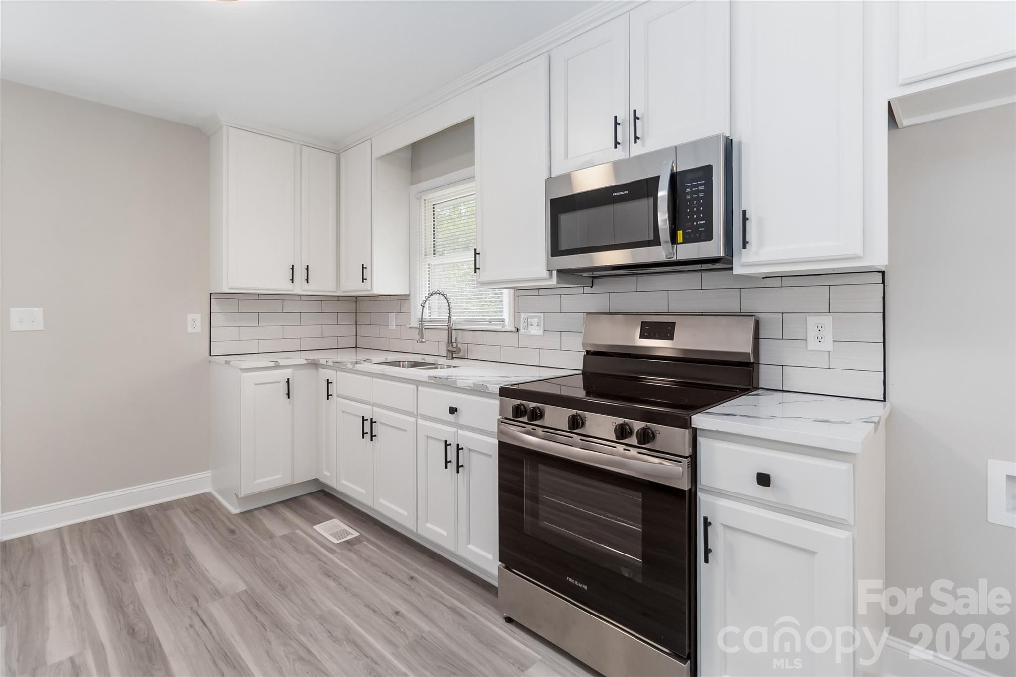 Photo 8 of 6726 Barrington Drive, Charlotte, NC