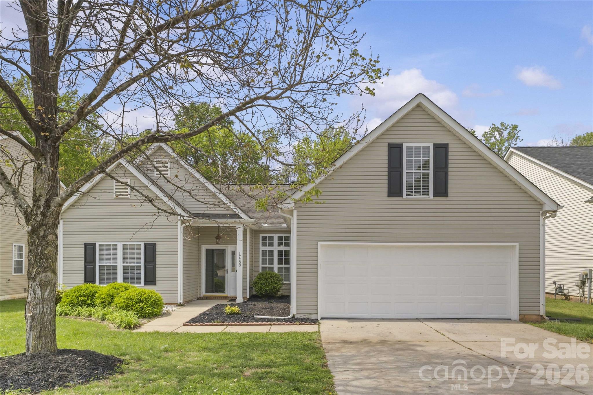 Photo 3 of 17300 Commons Crossing Drive, Charlotte, NC