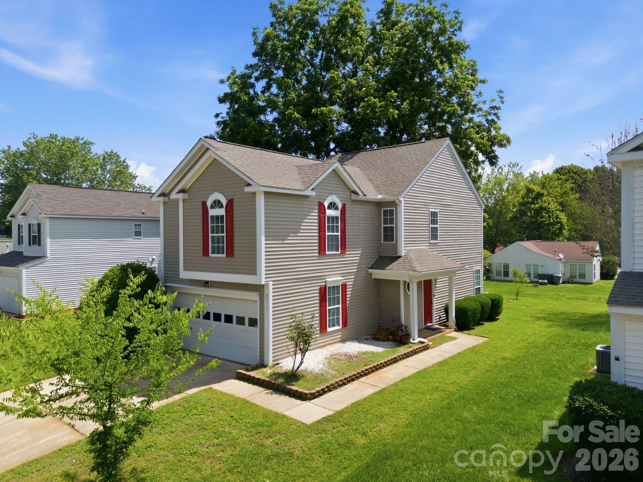 Home for sale at 6912 Alanbrook Road, Charlotte, NC — photo 1 of 20