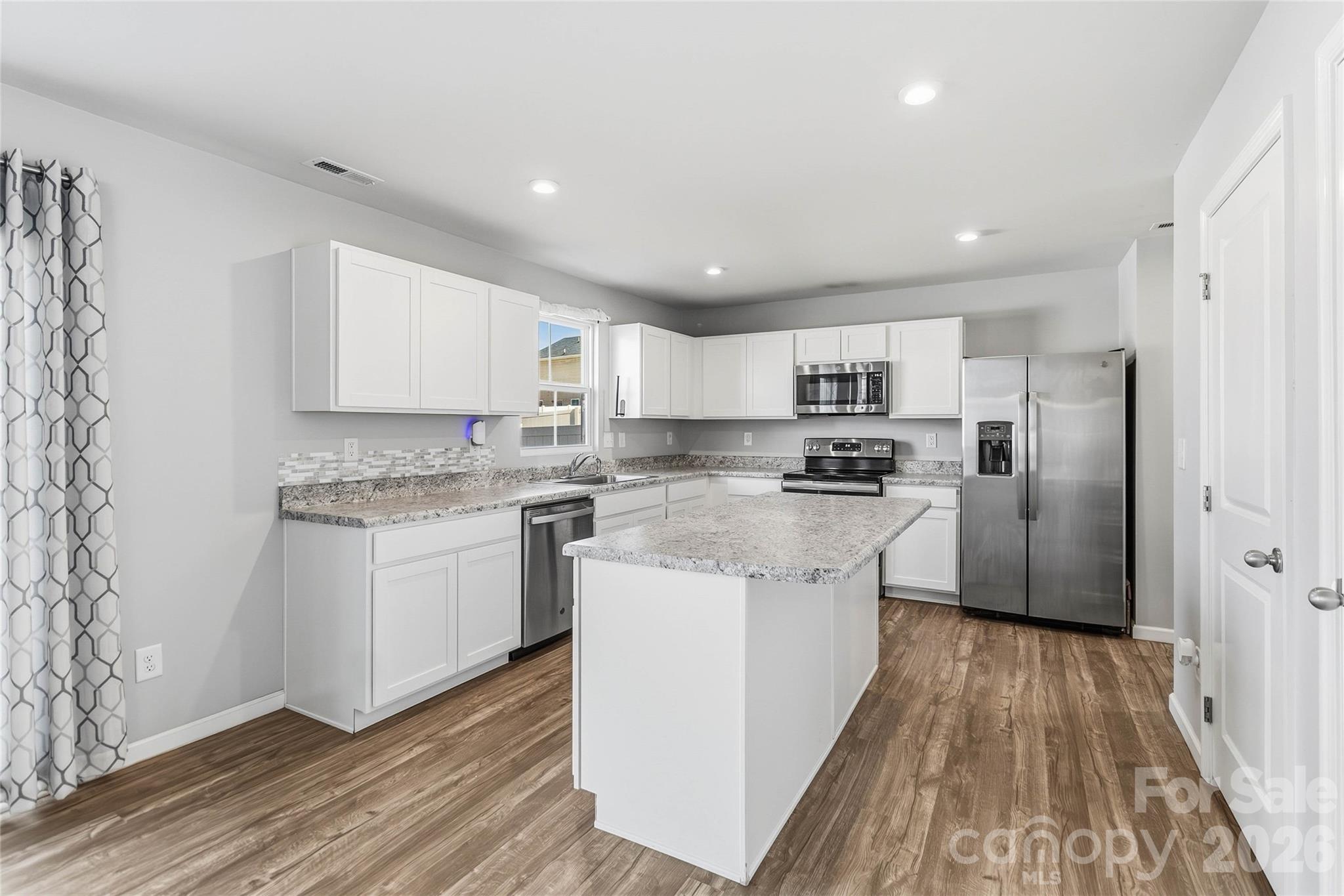 Photo 10 of 5127 Merwyn Avenue, Charlotte, NC