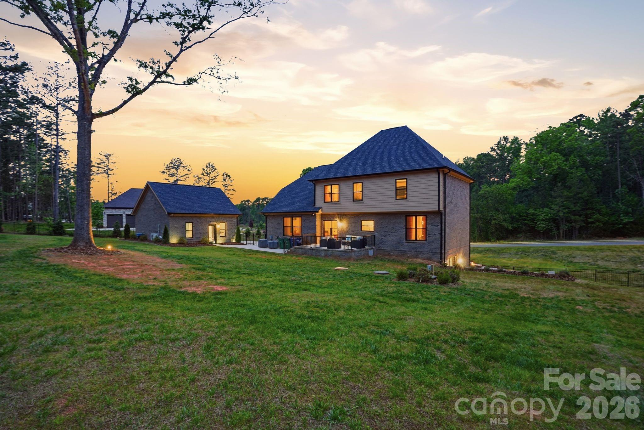 Photo 4 of 8508 Max Meadows Drive, Charlotte, NC
