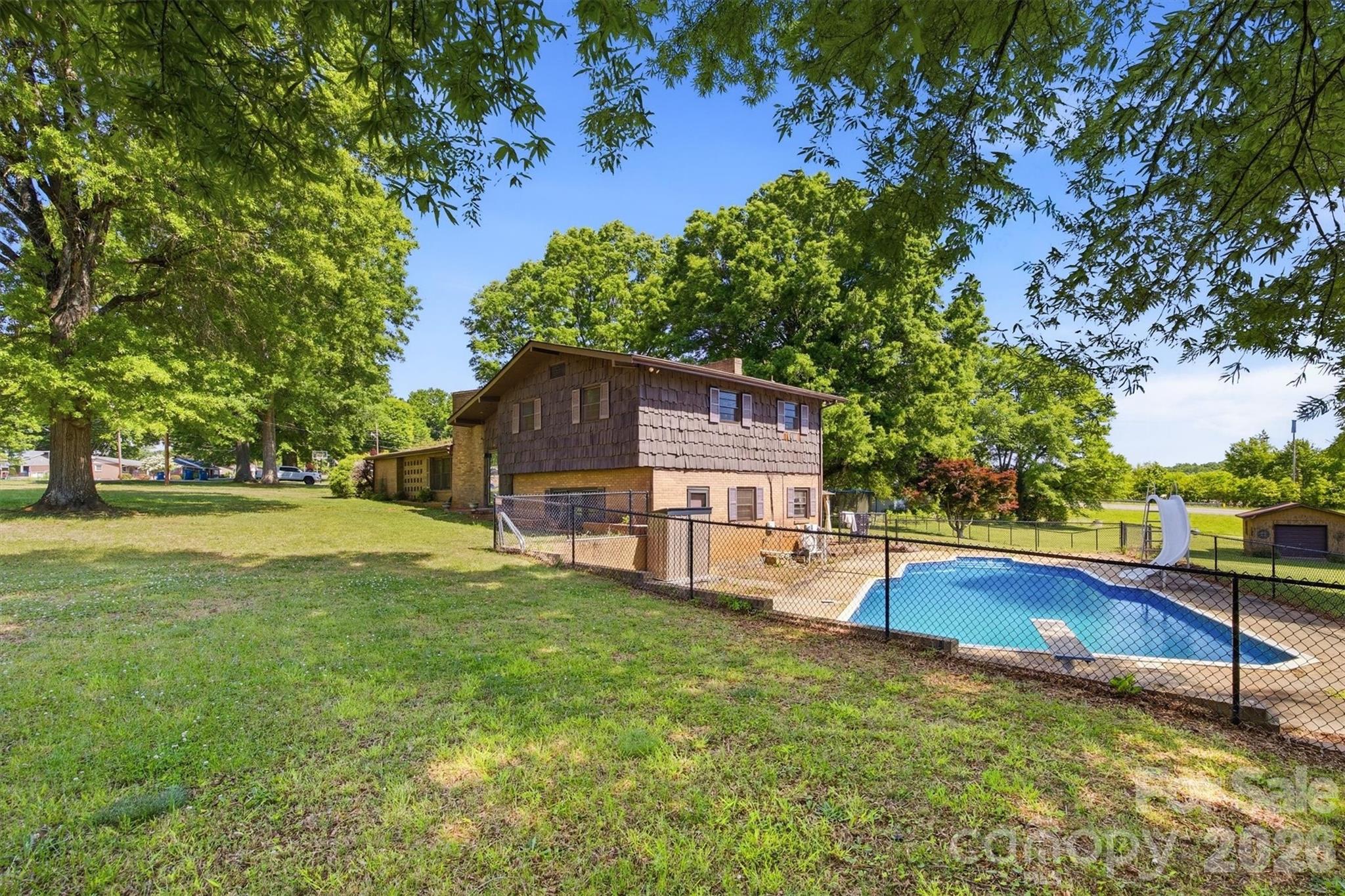 3634 Brookwood Drive, Maiden, NC - photo 6 of 35