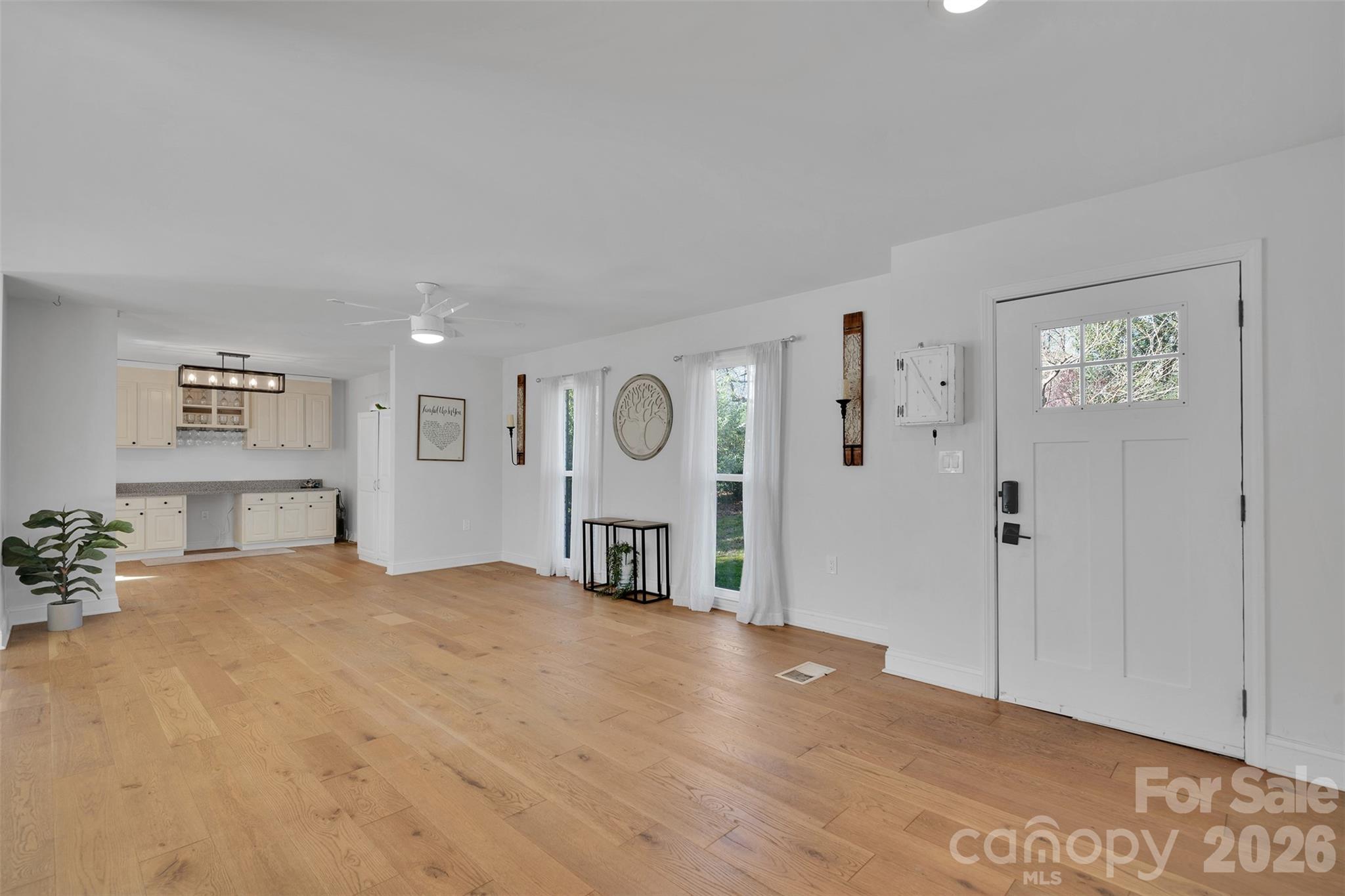 Photo 3 of 301 Hillandale Drive, Charlotte, NC
