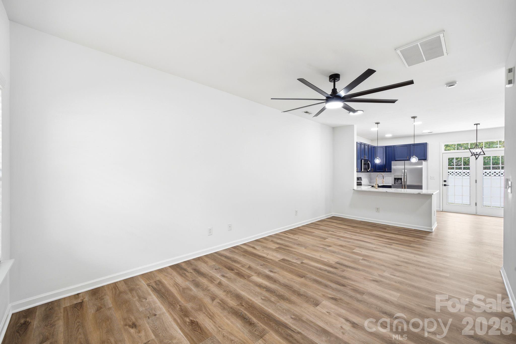 Photo 3 of 14237 Tamarack Drive, Charlotte, NC