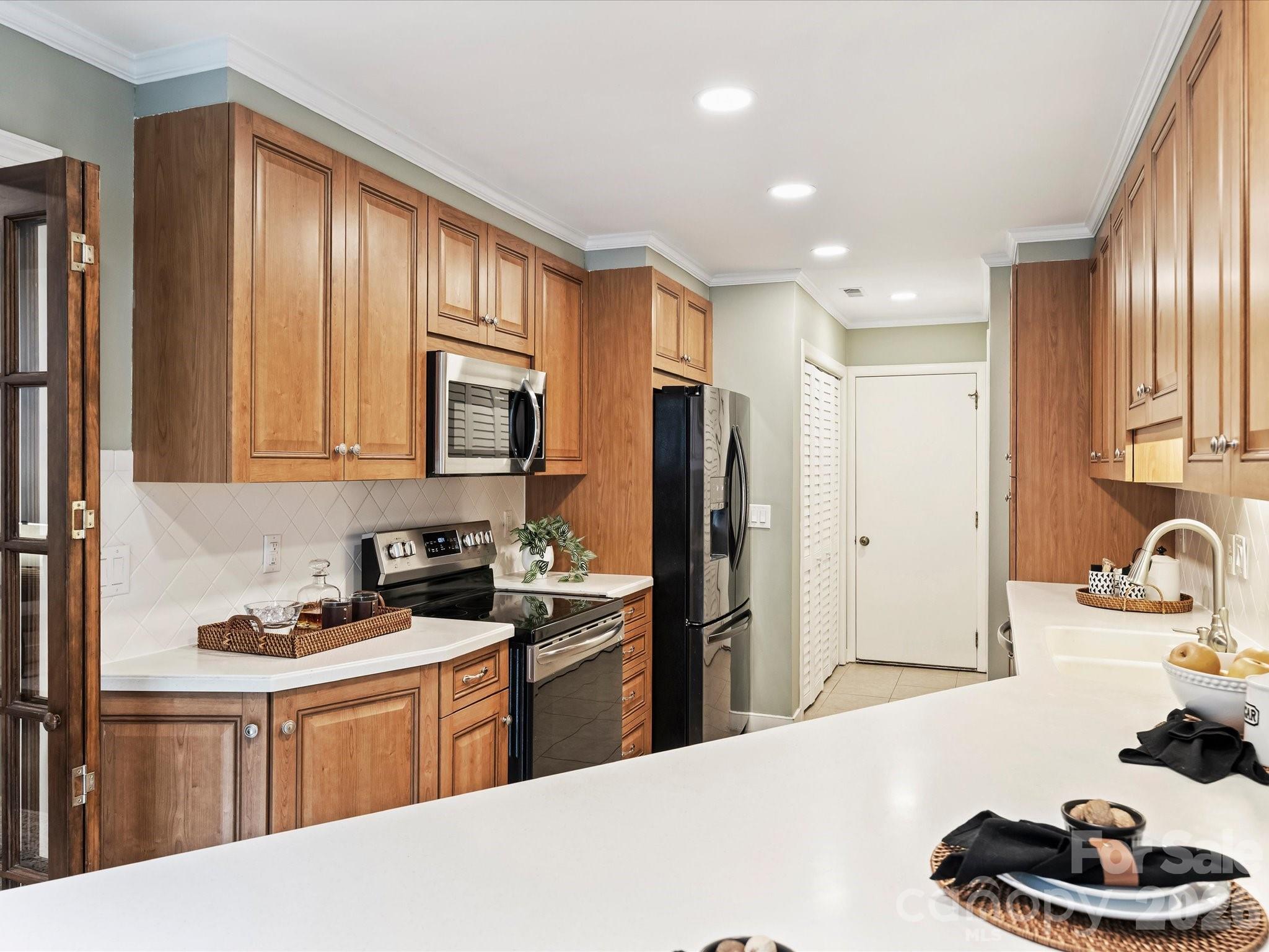 Photo 13 of 6434 Brandonwood Court, Charlotte, NC