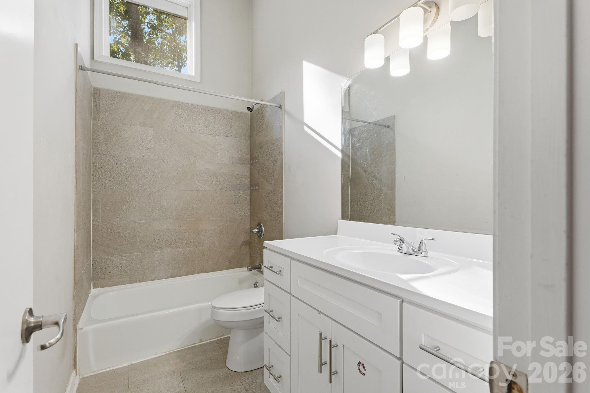 Home for sale at 7401 Park Vista Circle, Charlotte, NC — photo 17 of 33