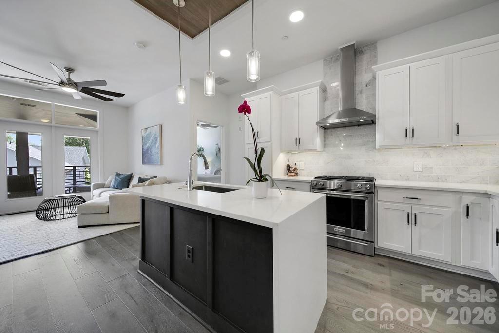 Home for sale at 2401 Euclid Avenue301, Charlotte, NC — photo 1 of 36