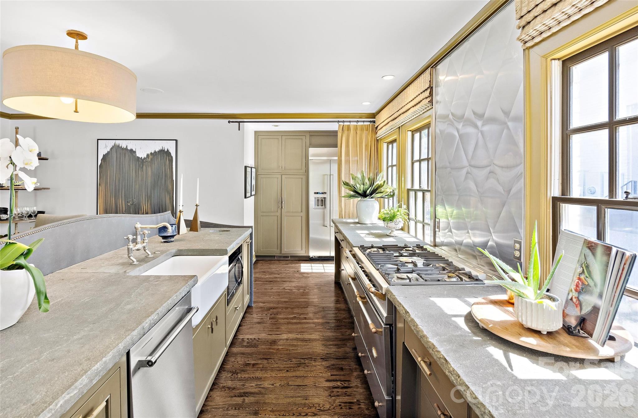 208 Wales Avenue, Charlotte, NC - photo 9 of 33