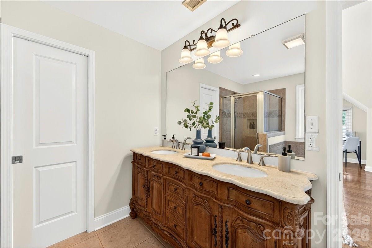 Photo 35 of 1333 Woodland Drive, Charlotte, NC