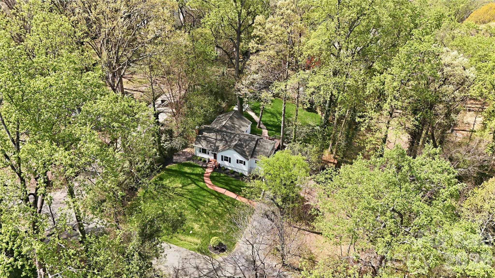 Photo 3 of 2732 Temple Lane, Charlotte, NC
