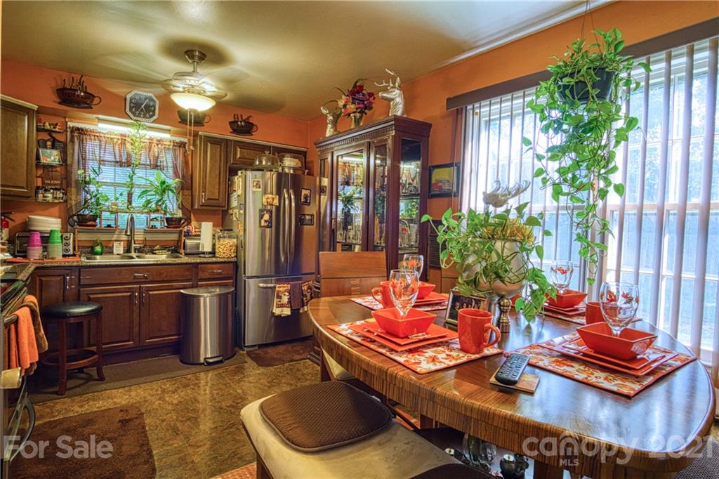 Photo 10 of 6222 Bonnybrook Lane, Charlotte, NC