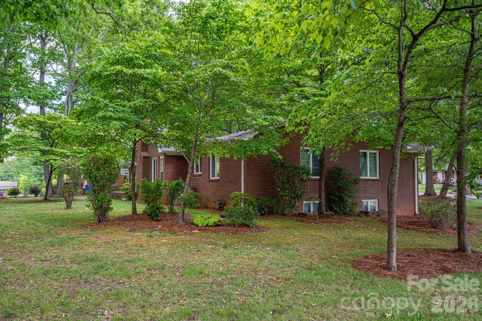 Home for sale at 602 Lee Street, Kings Mountain, NC — photo 8 of 47