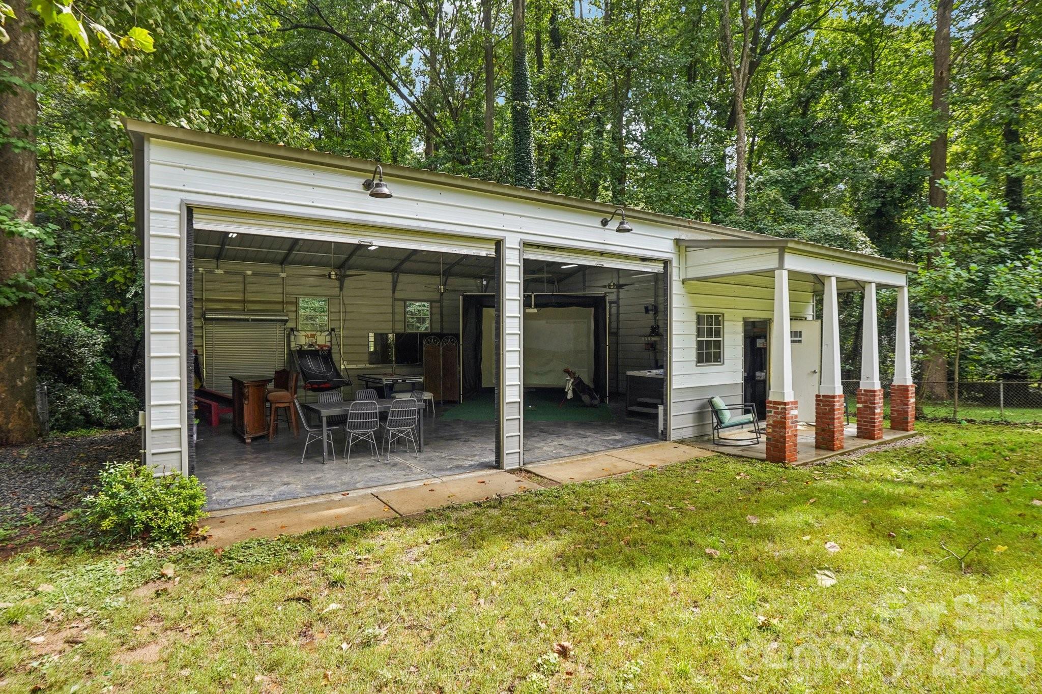 1527 Burnley Road, Charlotte, NC - photo 2 of 32