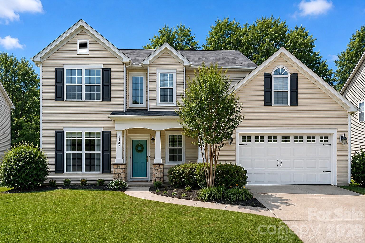 Home for sale at 10507 Bere Island Drive, Charlotte, NC — photo 1 of 40
