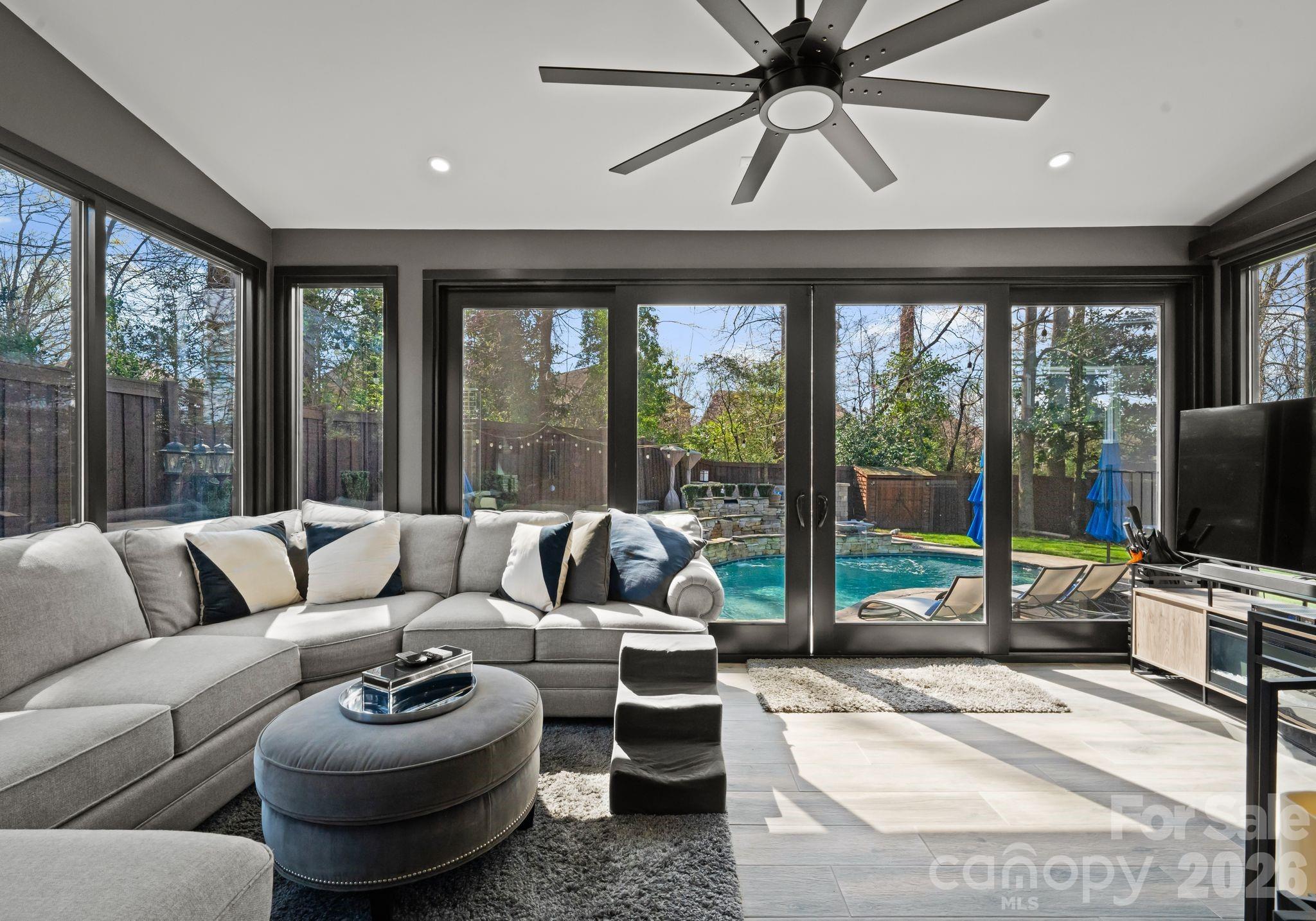 Photo 16 of 141 Sardis Lane, Charlotte, NC