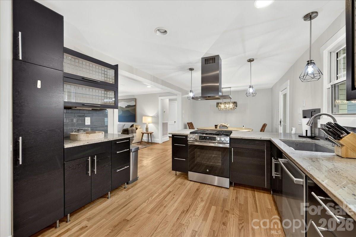 Home for sale at 2120 Dalehurst Drive, Charlotte, NC — photo 13 of 40