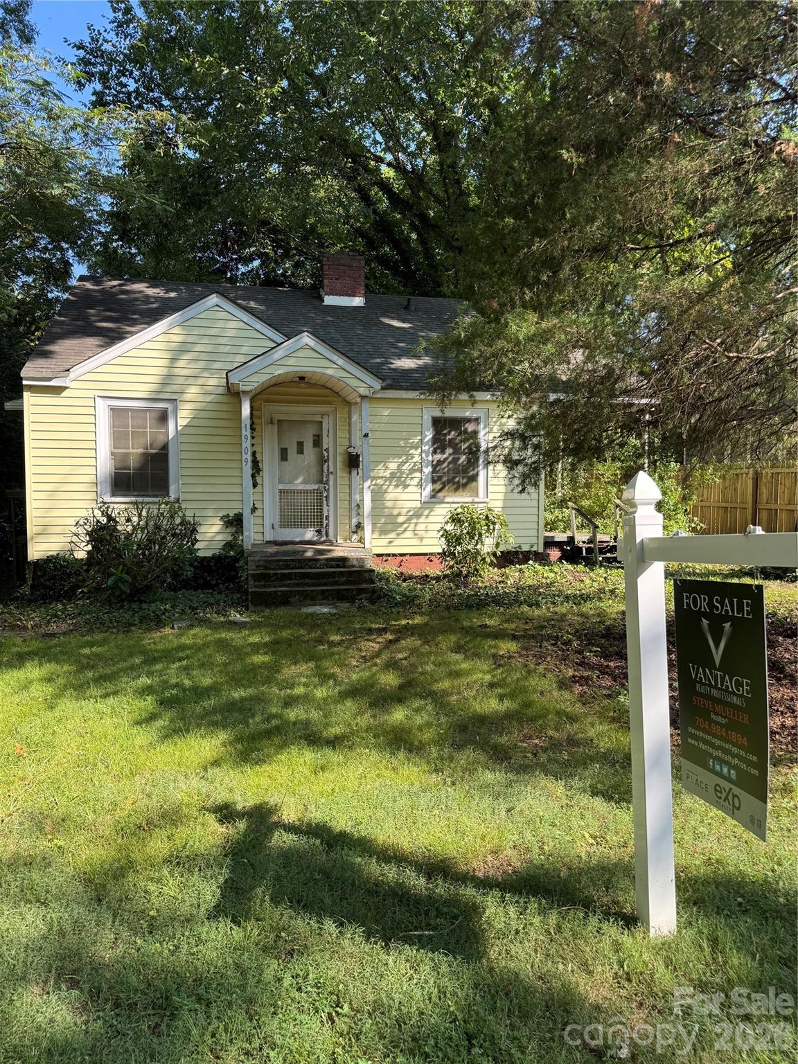 Exterior of 1909 Garibaldi Avenue, Charlotte, NC