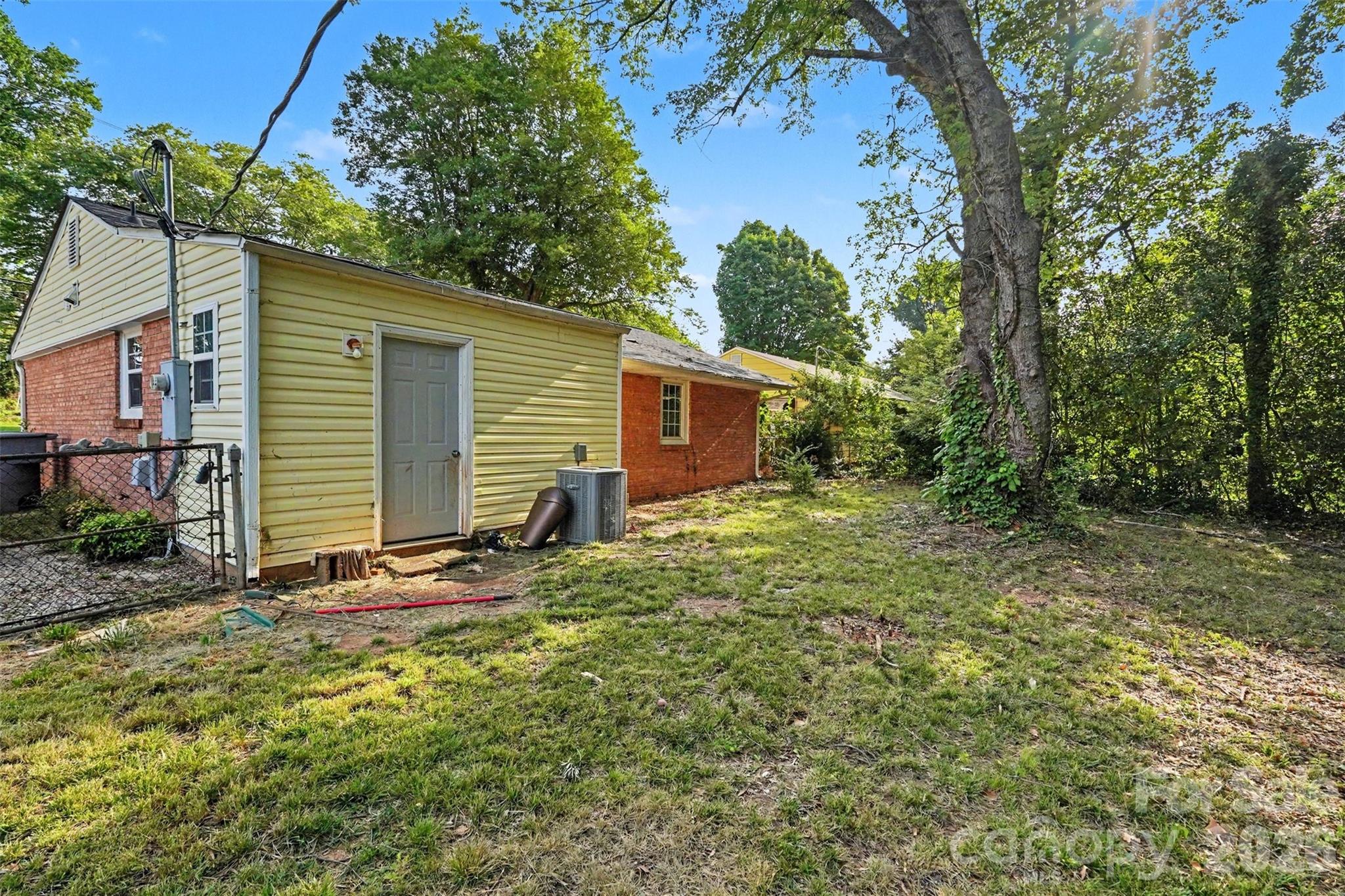 Photo 8 of 2515 Lasalle Street, Charlotte, NC